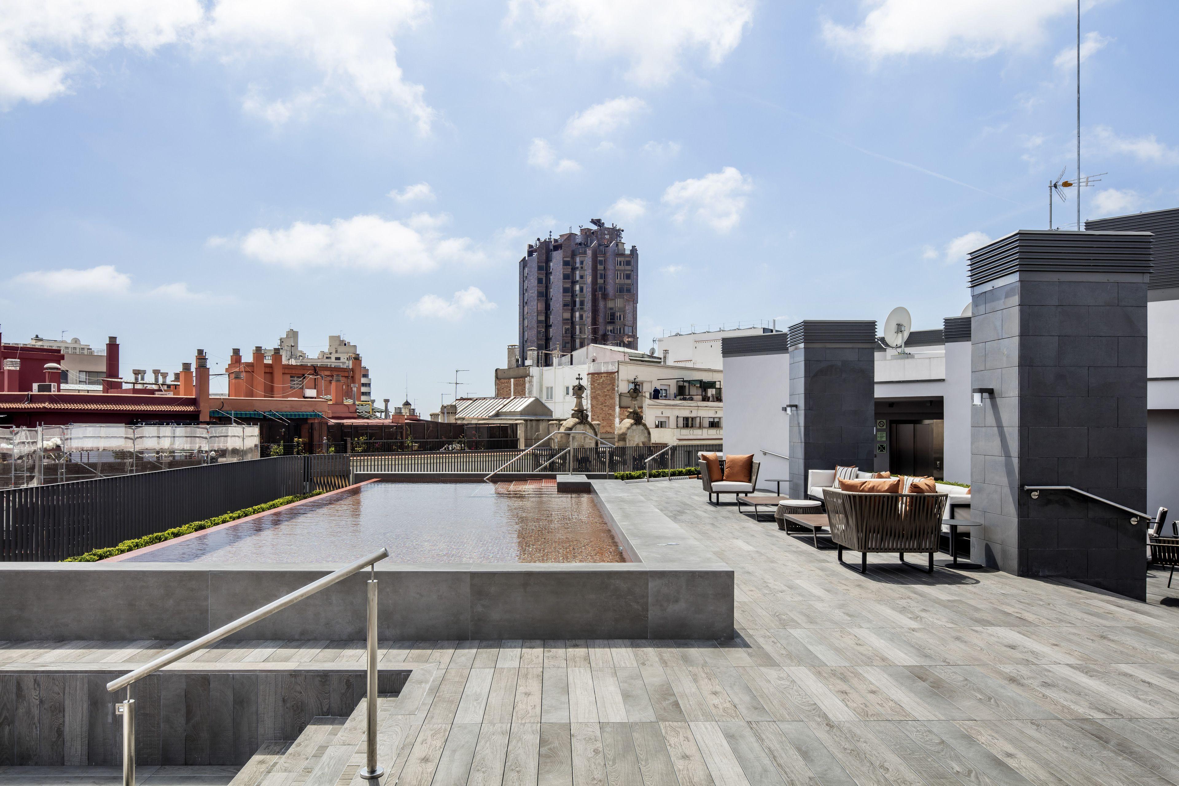 Midtown Apartments Barcelona Hotel Barcelona Getaways